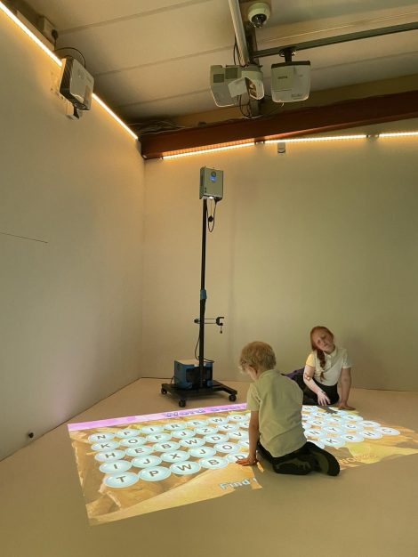 Sense Micro - Interactive projector for floor and table interaction